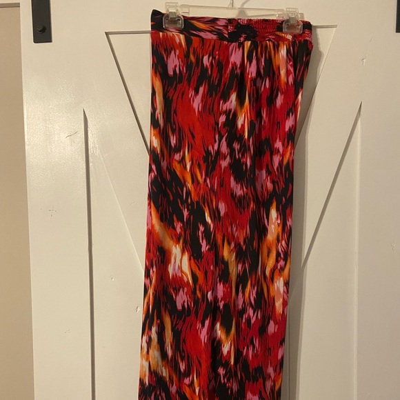 Sharagano | Pants & Jumpsuits | Sharagano Red And Black Patterned Wide ...